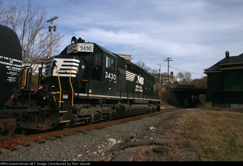 NS H65 at CP PHILLIPSBURG @ 1136 hrs.